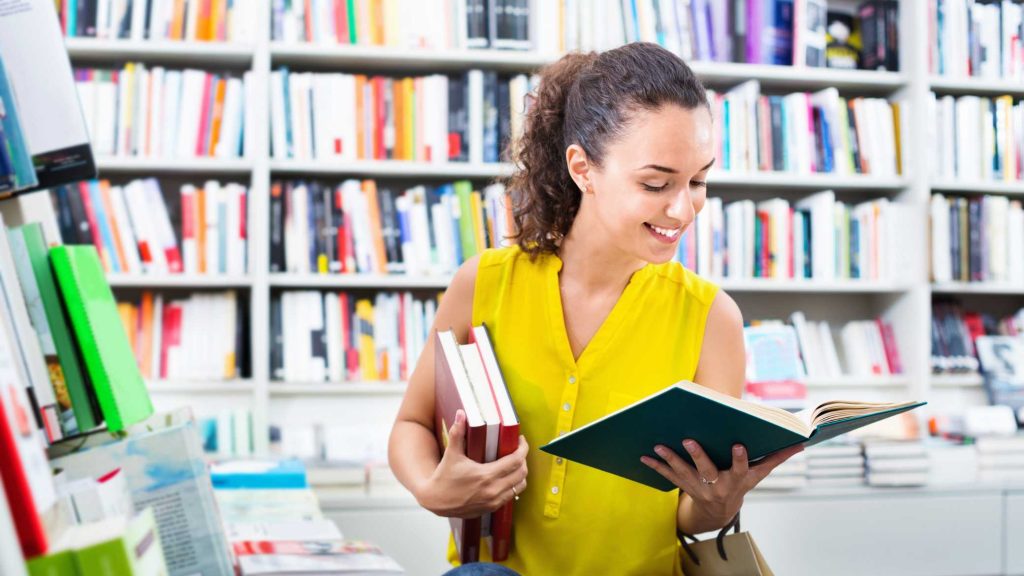 How to Sell Books Online in 2025 : A Comprehensive Guide - Vineesh Rohini